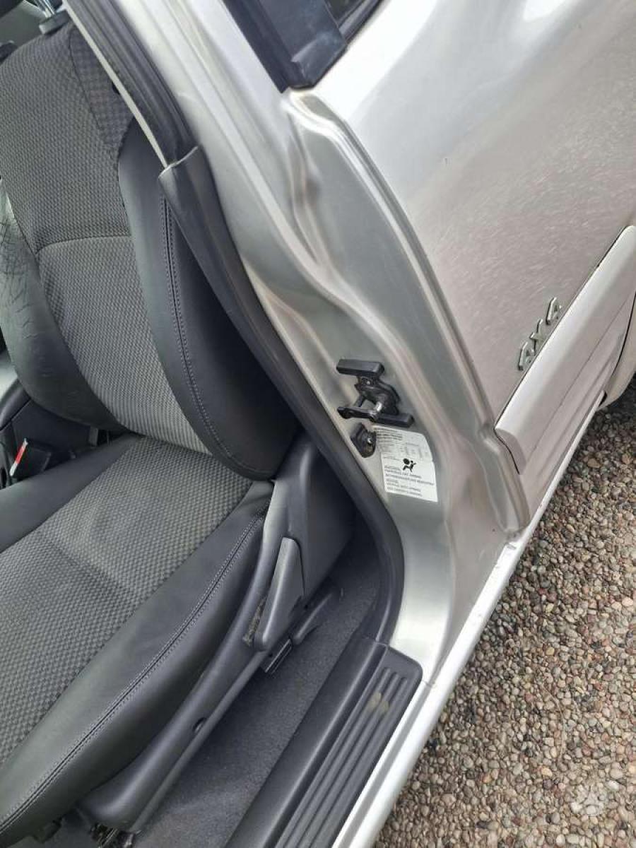 Grey Opel Frontera 2002 in Jurbarkas, with an engine capacity of 2.20 L and mileage of 320 thousand km for 3200 €, photo 18 on AUTOMOTO.COM.LV