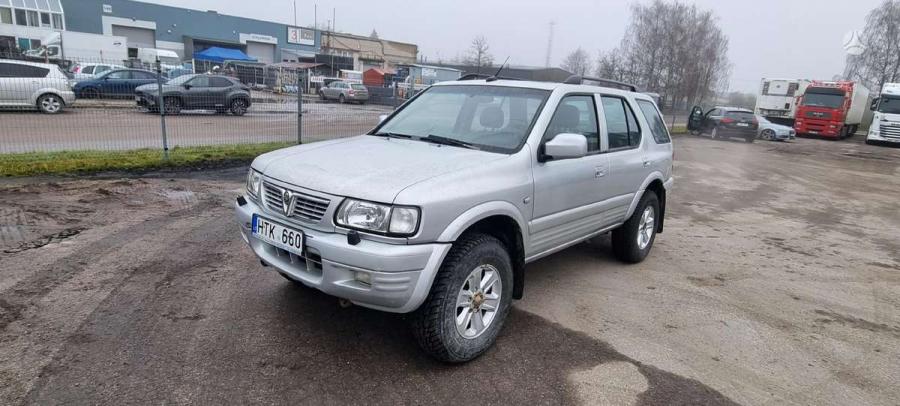 Grey Opel Frontera 2003 in Vilnius, with an engine capacity of 2.17 L and mileage of 376 thousand km for 2200 €, photo 1 on AUTOMOTO.COM.LV