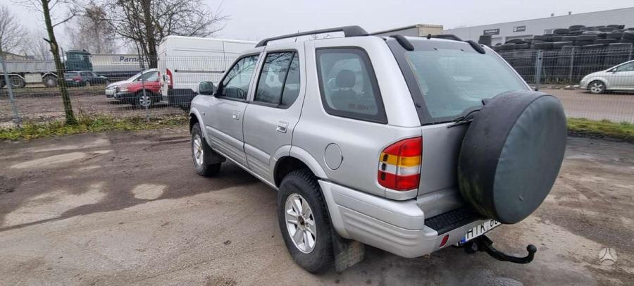 Grey Opel Frontera 2003 in Vilnius, with an engine capacity of 2.17 L and mileage of 376 thousand km for 2200 €, photo 7 on AUTOMOTO.COM.LV