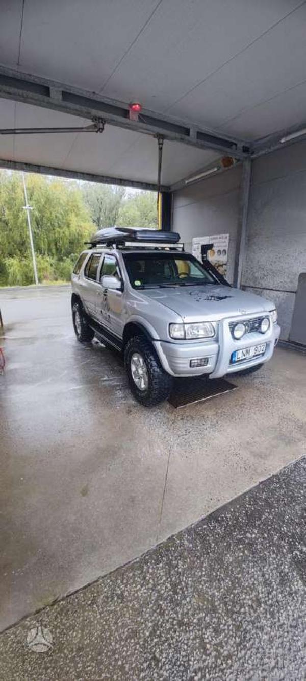 Grey Opel Frontera 2003 in Kaunas, with an engine capacity of 2.17 L and mileage of 80 thousand km for 4999 €, photo 2 on AUTOMOTO.COM.LV