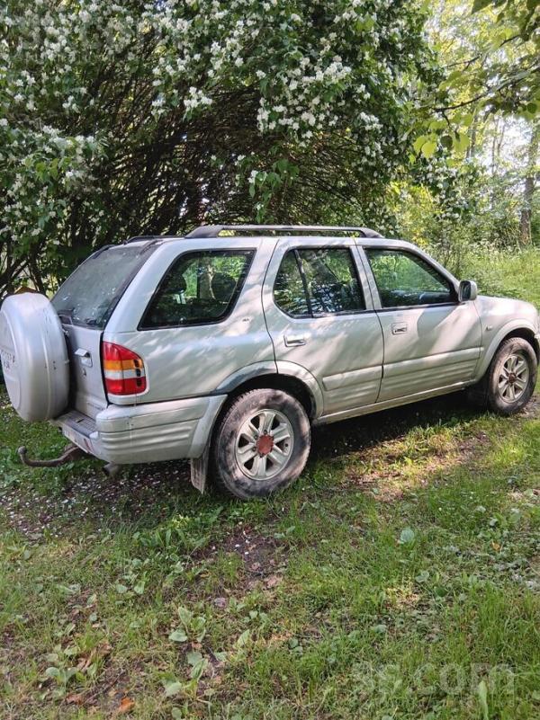 Grey Opel Frontera 2003 in Cesis, with an engine capacity of 2.20 L and mileage of 253 thousand km for 2500 €, photo 5 on AUTOMOTO.COM.LV