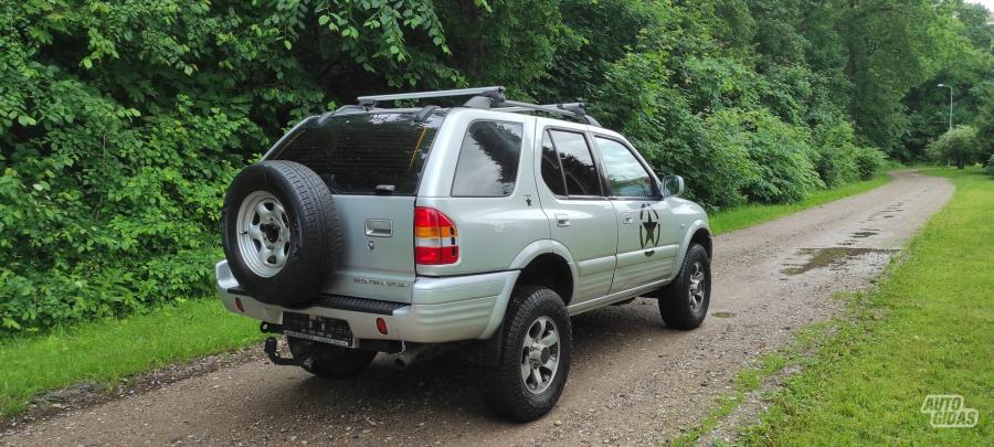 Grey Opel Frontera 2004 in Jurbarkas, with an engine capacity of 2.20 L and mileage of 240 thousand km for 4250 €, photo 6 on AUTOMOTO.COM.LV