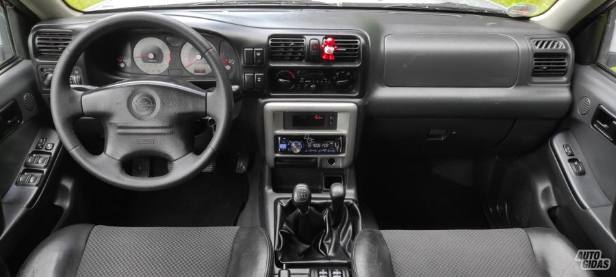Grey Opel Frontera 2004 in Jurbarkas, with an engine capacity of 2.20 L and mileage of 240 thousand km for 4250 €, photo 12 on AUTOMOTO.COM.LV