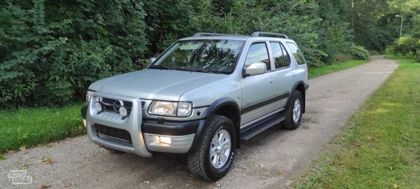 Grey Opel Frontera 2004 in Jurbarkas, with an engine capacity of 2.20 L and mileage of 196 thousand km for 4200 €, photo 3 on AUTOMOTO.COM.LV