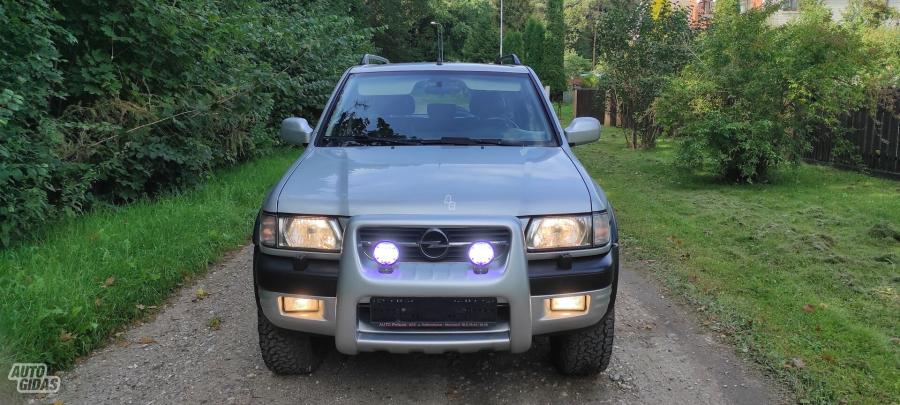 Grey Opel Frontera 2004 in Jurbarkas, with an engine capacity of 2.20 L and mileage of 196 thousand km for 4200 €, photo 4 on AUTOMOTO.COM.LV