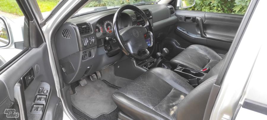 Grey Opel Frontera 2004 in Jurbarkas, with an engine capacity of 2.20 L and mileage of 196 thousand km for 4200 €, photo 9 on AUTOMOTO.COM.LV