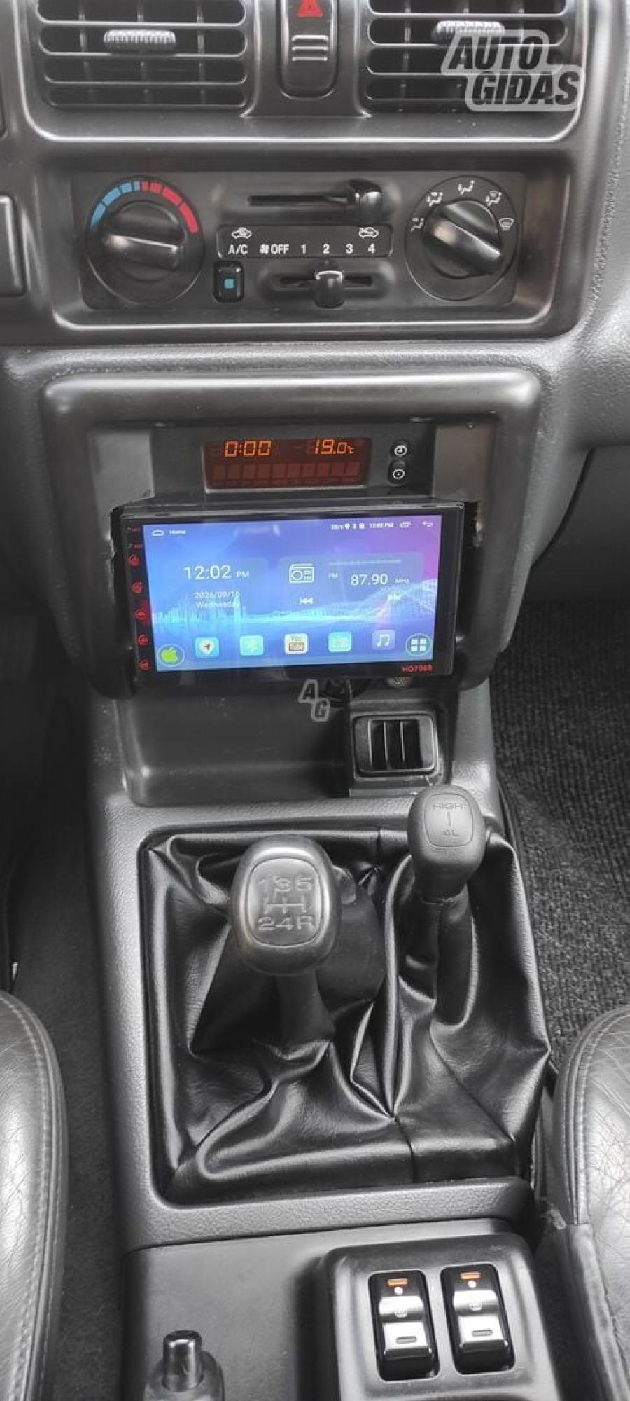 Grey Opel Frontera 2004 in Jurbarkas, with an engine capacity of 2.20 L and mileage of 196 thousand km for 4200 €, photo 14 on AUTOMOTO.COM.LV