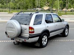 Grey Opel Frontera 2005 in Vilnius, with an engine capacity of 2.20 L and mileage of 289 thousand km for 1800 €, photo 6 on AUTOMOTO.COM.LV