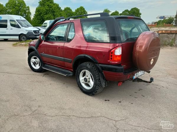 Red Opel Frontera 2004 in Siauliai, with an engine capacity of 2.20 L and mileage of 250 thousand km for 2200 €, photo 4 on AUTOMOTO.COM.LV