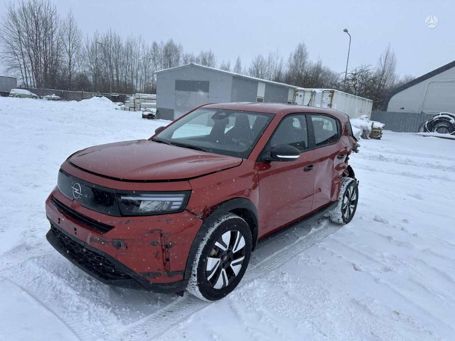Red Opel Frontera 2025 in Kaunas, with an engine capacity of 1.20 L and mileage of 3 thousand km for 8700 €, photo 2 on AUTOMOTO.COM.LV