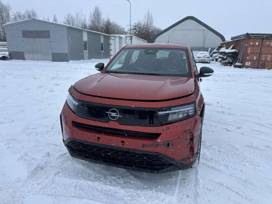 Red Opel Frontera 2025 in Kaunas, with an engine capacity of 1.20 L and mileage of 3 thousand km for 8700 €, photo 3 on AUTOMOTO.COM.LV