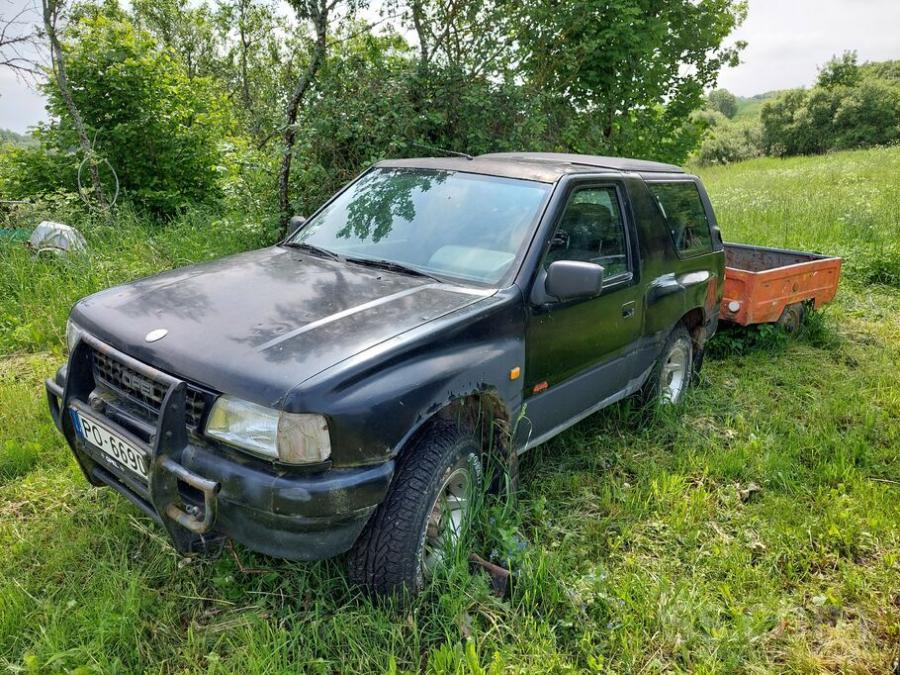 Melns Opel Frontera Sport 1994 Daugavpils, ar dzinēja tilpumu 2.00 L un nobraukumu 338 tūkst. km par 3300 €, foto 1 vietnē AUTOMOTO.COM.LV