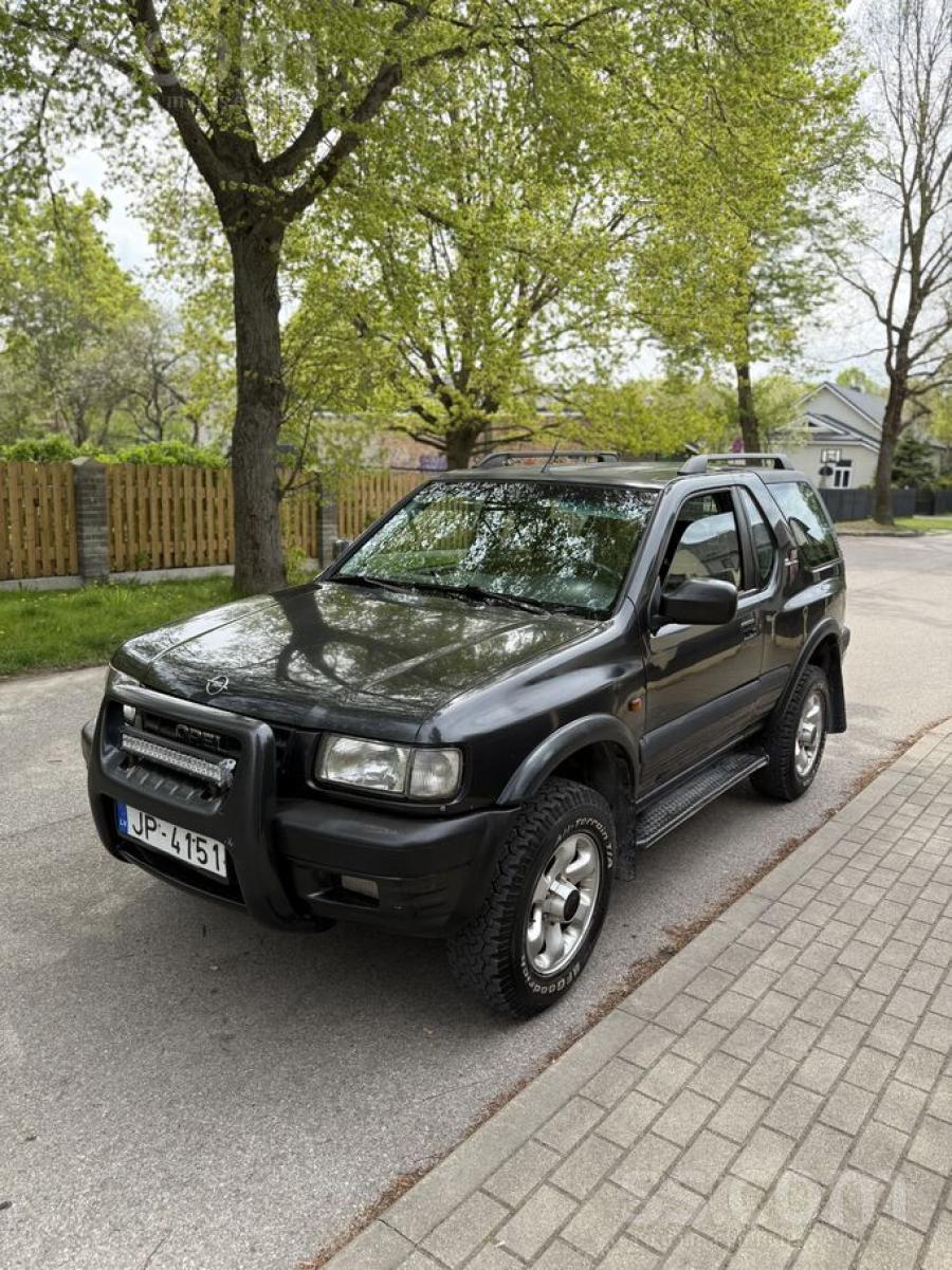 Черный Опель Frontera Sport 2000 в Лиепая, объемом двигателя 2.20 л и пробегом 184 тыс. км за 2800 €, фото 3 на AUTOMOTO.COM.LV
