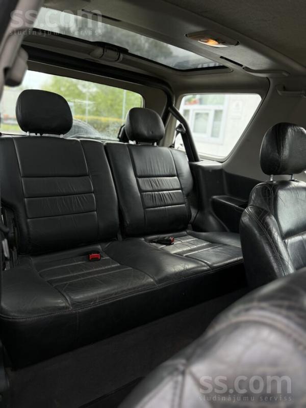 Black Opel Frontera Sport 2000 in Liepaja, with an engine capacity of 2.20 L and mileage of 184 thousand km for 2800 €, photo 4 on AUTOMOTO.COM.LV