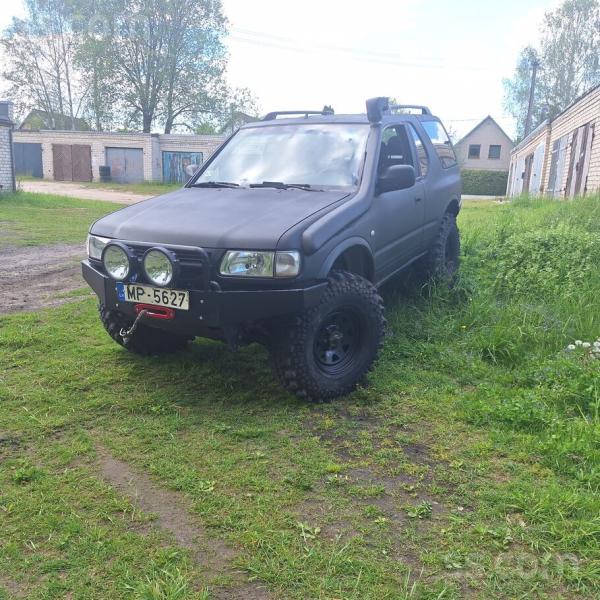 Melns Opel Frontera Sport 2003 Rīga, ar dzinēja tilpumu 2.20 L un nobraukumu 380 tūkst. km par 3950 €, foto 1 vietnē AUTOMOTO.COM.LV