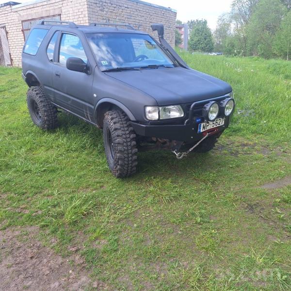 Melns Opel Frontera Sport 2003 Rīga, ar dzinēja tilpumu 2.20 L un nobraukumu 380 tūkst. km par 3950 €, foto 2 vietnē AUTOMOTO.COM.LV