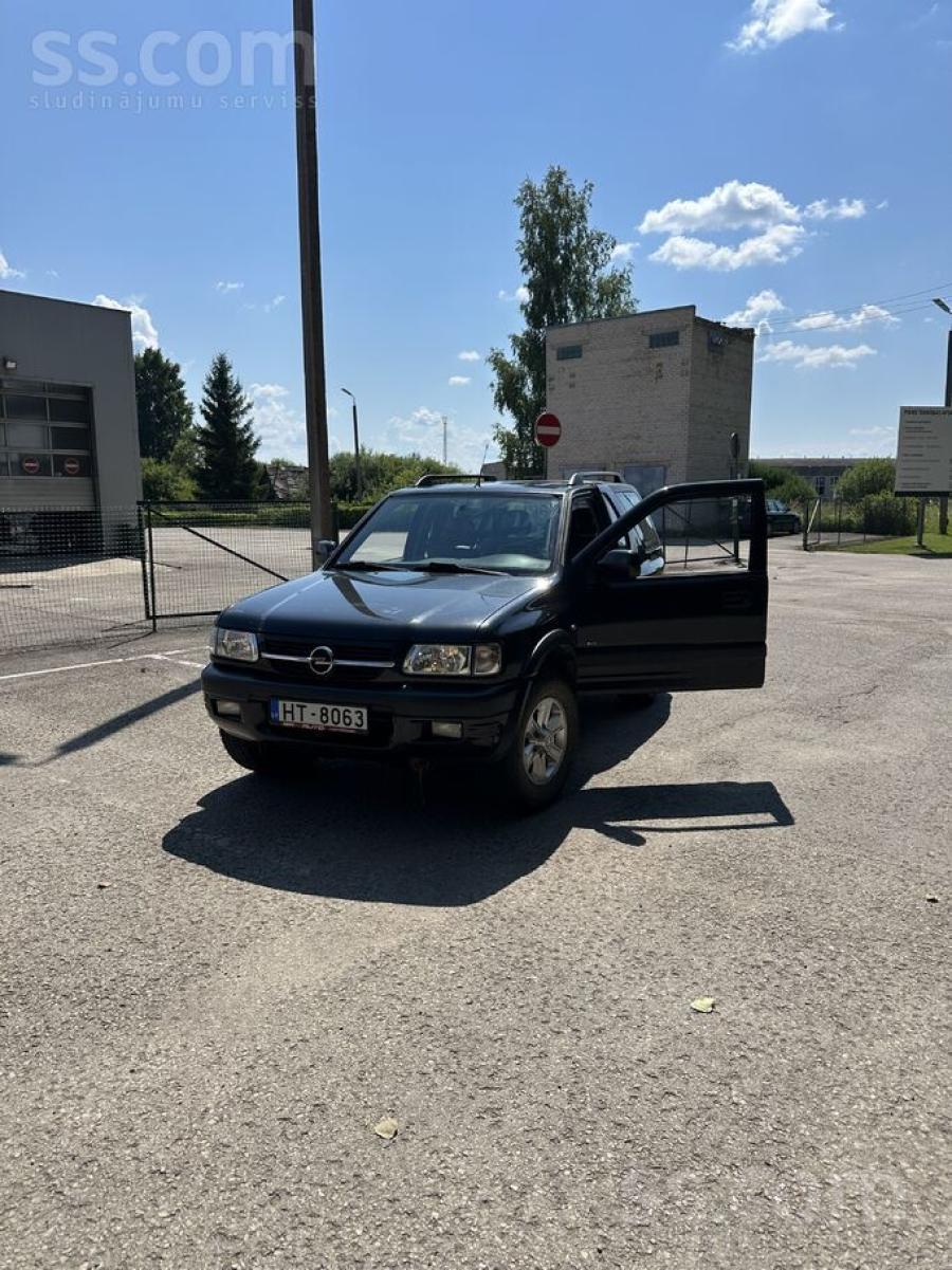 Черный Опель Frontera Sport 2002 в Балви, объемом двигателя 2.20 л и пробегом 199 тыс. км за 2900 €, фото 1 на AUTOMOTO.COM.LV