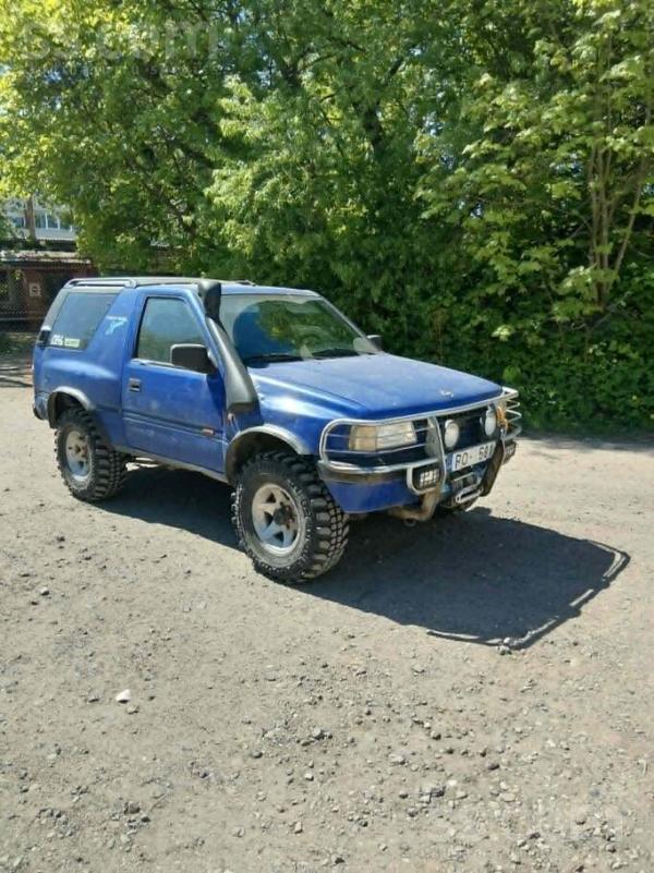 Синий Опель Frontera Sport 1996 в Лиепая, объемом двигателя 2.00 л и пробегом 263 тыс. км за 2000 €, фото 1 на AUTOMOTO.COM.LV