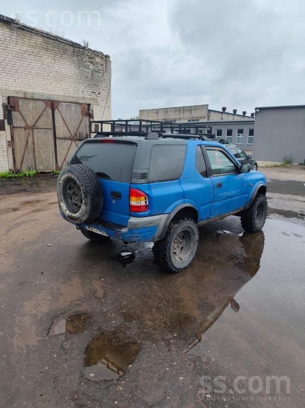 Zils Opel Frontera Sport 2000 Liepāja, ar dzinēja tilpumu 2.20 L un nobraukumu 20 tūkst. km par 3500 €, foto 3 vietnē AUTOMOTO.COM.LV