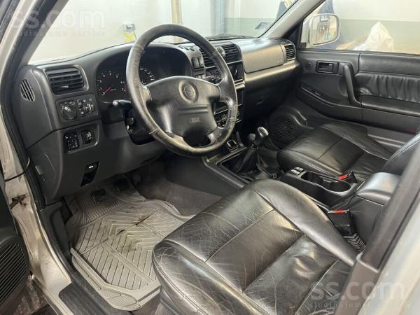 Opel Frontera Sport 2000 Cēsis, ar dzinēja tilpumu 2.20 L un nobraukumu 286 tūkst. km par 4000 €, foto 6 vietnē AUTOMOTO.COM.LV