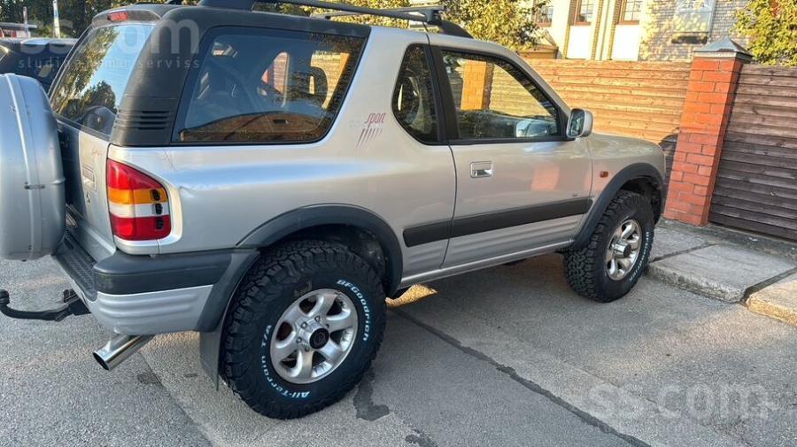 Opel Frontera Sport 1999 in Jelgava, with an engine capacity of 2.20 L and mileage of 250 thousand km for 4600 €, photo 5 on AUTOMOTO.COM.LV