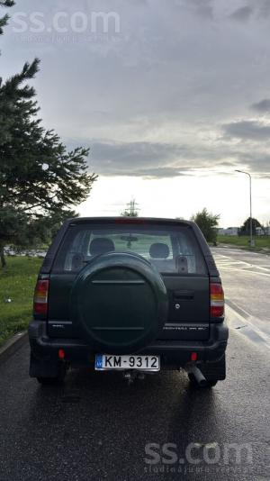 Zaļš Opel Frontera Sport 2000 Rīga, ar dzinēja tilpumu 2.20 L un nobraukumu 350 tūkst. km par 3000 €, foto 5 vietnē AUTOMOTO.COM.LV