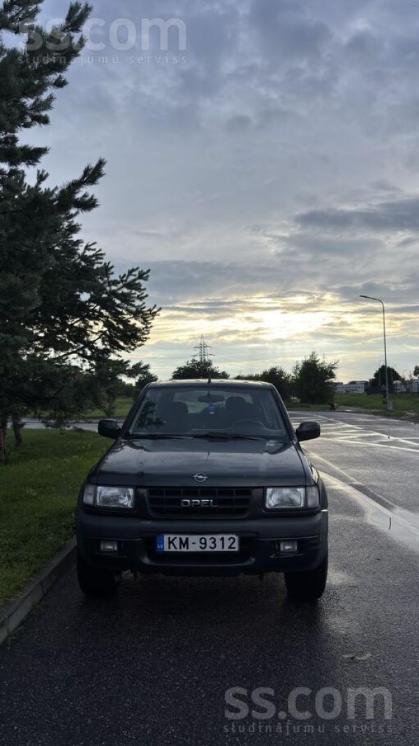 Green Opel Frontera Sport 2000 in Riga, with an engine capacity of 2.20 L and mileage of 350 thousand km for 3000 €, photo 1 on AUTOMOTO.COM.LV