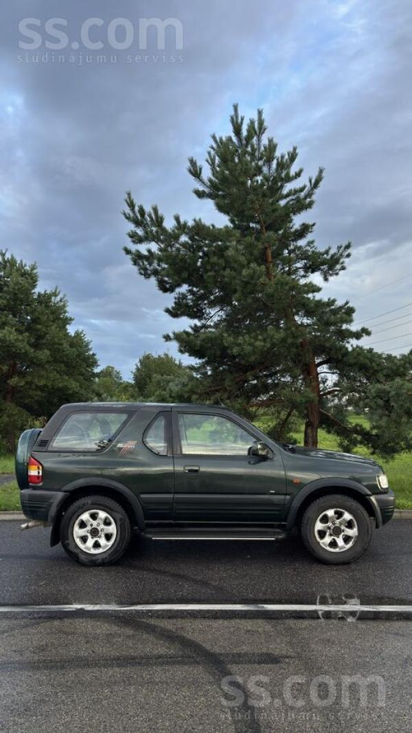 Green Opel Frontera Sport 2000 in Riga, with an engine capacity of 2.20 L and mileage of 350 thousand km for 3000 €, photo 3 on AUTOMOTO.COM.LV