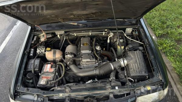 Green Opel Frontera Sport 2000 in Riga, with an engine capacity of 2.20 L and mileage of 350 thousand km for 3000 €, photo 5 on AUTOMOTO.COM.LV