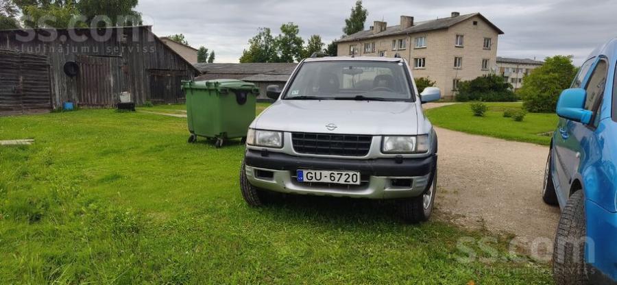Pelēks Opel Frontera Sport 1999 Gulbene, ar dzinēja tilpumu 2.20 L un nobraukumu 175 tūkst. km par 1350 €, foto 3 vietnē AUTOMOTO.COM.LV