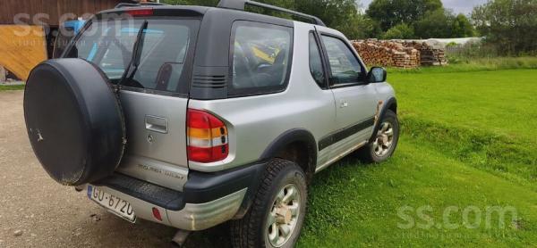 Pelēks Opel Frontera Sport 1999 Gulbene, ar dzinēja tilpumu 2.20 L un nobraukumu 175 tūkst. km par 1350 €, foto 4 vietnē AUTOMOTO.COM.LV
