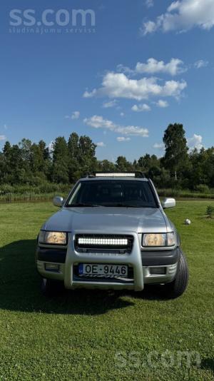 Серый Опель Frontera Sport 1999 в Лудза, объемом двигателя 2.20 л и пробегом 250 тыс. км за 2100 €, фото 3 на AUTOMOTO.COM.LV