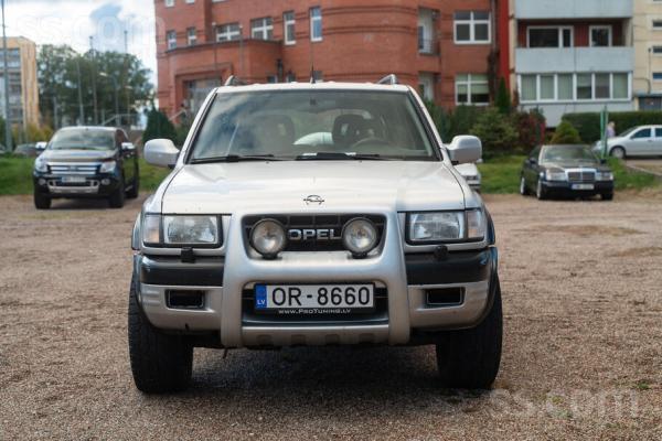 Grey Opel Frontera Sport 1999 in Liepaja, with an engine capacity of 2.20 L and mileage of 163 thousand km for 2450 €, photo 3 on AUTOMOTO.COM.LV