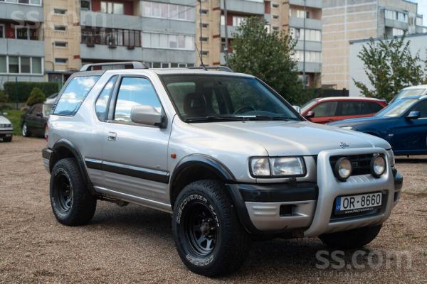 Grey Opel Frontera Sport 1999 in Liepaja, with an engine capacity of 2.20 L and mileage of 163 thousand km for 2450 €, photo 4 on AUTOMOTO.COM.LV