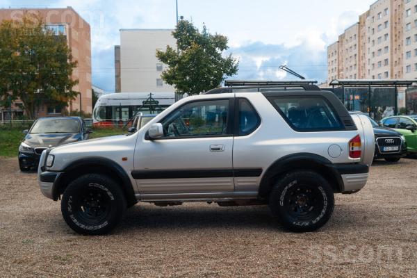 Grey Opel Frontera Sport 1999 in Liepaja, with an engine capacity of 2.20 L and mileage of 163 thousand km for 2450 €, photo 9 on AUTOMOTO.COM.LV