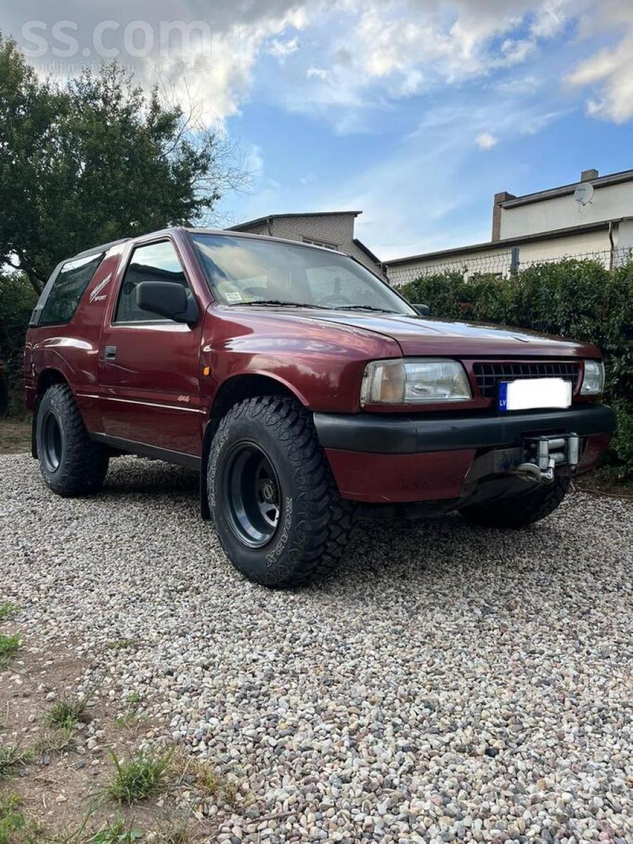 Red Opel Frontera Sport 1993 in Riga, with an engine capacity of 2.00 L and mileage of 189 thousand km for 3300 €, photo 1 on AUTOMOTO.COM.LV