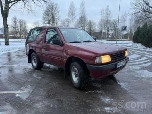 Red Opel Frontera Sport 1993 in Riga, with an engine capacity of 2.00 L and mileage of 189 thousand km for 3300 €, photo 4 on AUTOMOTO.COM.LV