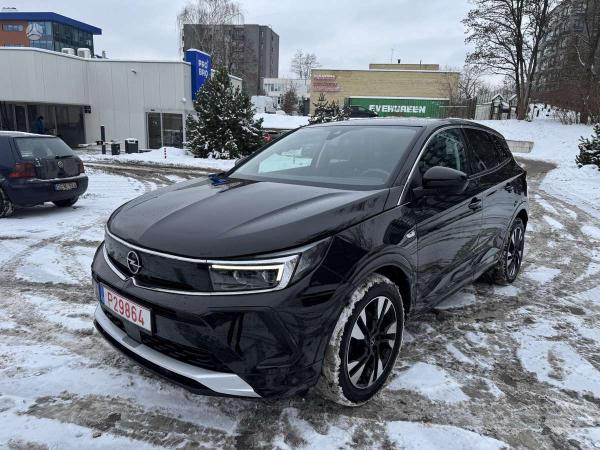 Black Opel Grandland 2022 in Vilnius, with an engine capacity of 1.50 L and mileage of 128 thousand km for 16940 €, photo 1 on AUTOMOTO.COM.LV