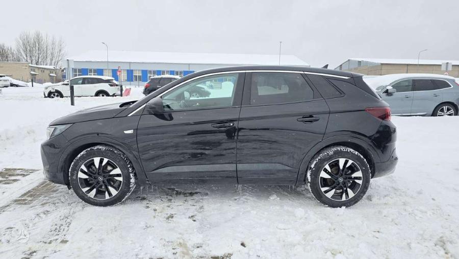 Melns Opel Grandland 2022 Tauragė, ar dzinēja tilpumu 1.50 L un nobraukumu 156 tūkst. km par 15125 €, foto 4 vietnē AUTOMOTO.COM.LV