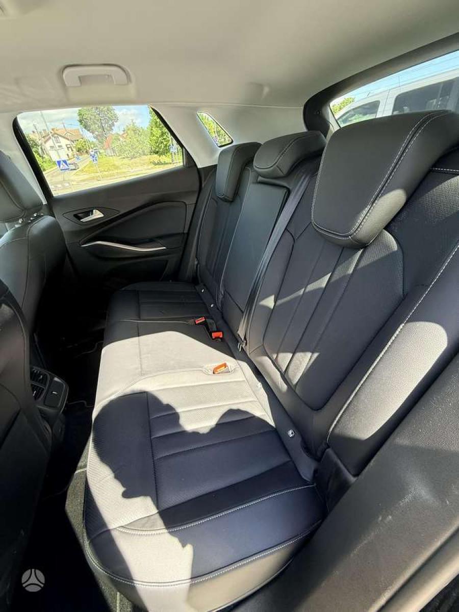 Melns Opel Grandland 2022 Šauļi, ar dzinēja tilpumu 1.60 L un nobraukumu 97 tūkst. km par 22500 €, foto 24 vietnē AUTOMOTO.COM.LV