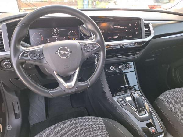 Black Opel Grandland 2022 in Kaunas, with an engine capacity of 1.50 L and mileage of 161 thousand km for 11750 €, photo 10 on AUTOMOTO.COM.LV