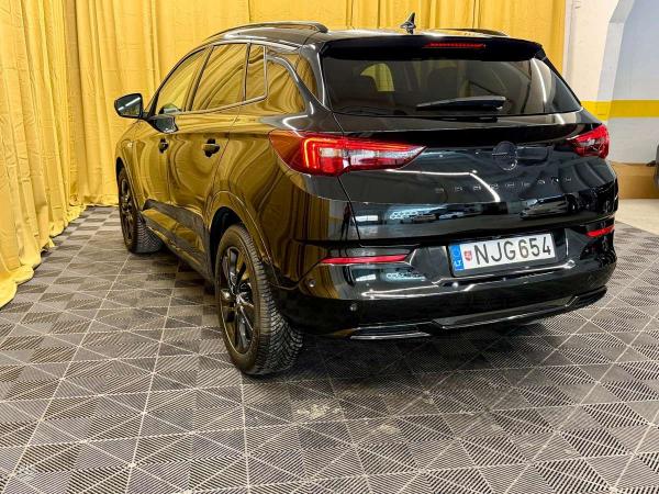 Black Opel Grandland 2022 in Kaunas, with an engine capacity of 1.20 L and mileage of 37 thousand km for 17100 €, photo 4 on AUTOMOTO.COM.LV