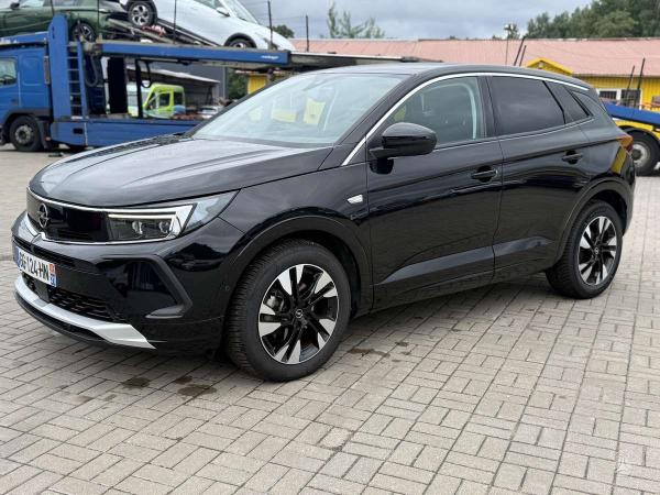 Melns Opel Grandland 2022 Kauņa, ar dzinēja tilpumu 1.50 L un nobraukumu 141 tūkst. km par 15300 €, foto 1 vietnē AUTOMOTO.COM.LV