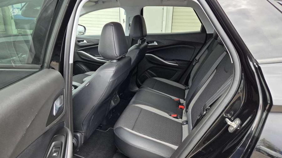 Melns Opel Grandland 2022 Marijampole, ar dzinēja tilpumu 1.20 L un nobraukumu 185 tūkst. km par 14700 €, foto 16 vietnē AUTOMOTO.COM.LV