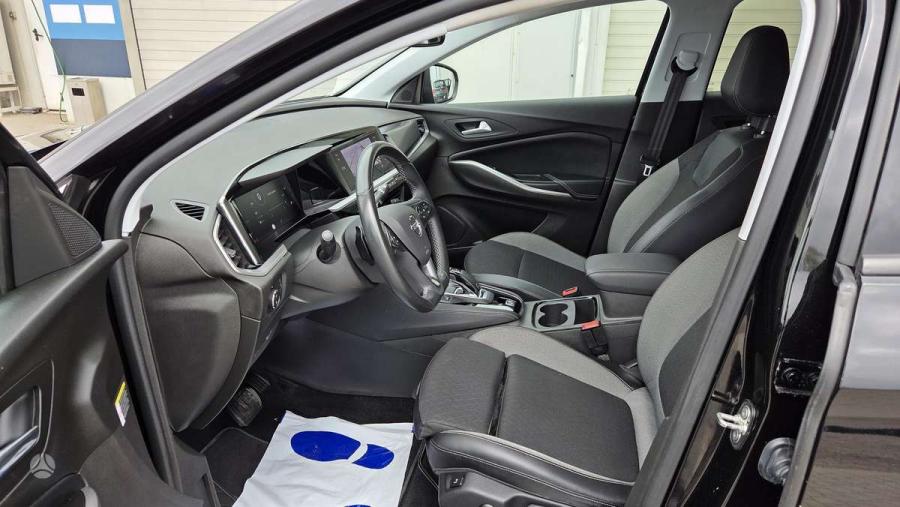 Melns Opel Grandland 2022 Marijampole, ar dzinēja tilpumu 1.20 L un nobraukumu 185 tūkst. km par 14700 €, foto 17 vietnē AUTOMOTO.COM.LV