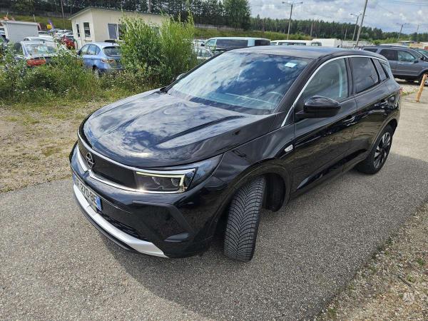 Black Opel Grandland 2022 in Vilnius, with an engine capacity of 0.00 L and mileage of 153 thousand km for 14399 €, photo 3 on AUTOMOTO.COM.LV