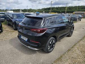 Black Opel Grandland 2022 in Vilnius, with an engine capacity of 1.50 L and mileage of 142 thousand km for 14762 €, photo 6 on AUTOMOTO.COM.LV