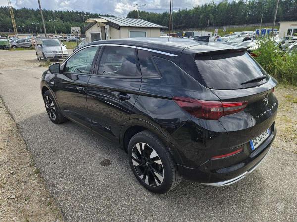 Black Opel Grandland 2022 in Vilnius, with an engine capacity of 1.50 L and mileage of 142 thousand km for 14762 €, photo 7 on AUTOMOTO.COM.LV
