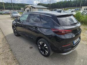 Black Opel Grandland 2022 in Vilnius, with an engine capacity of 1.50 L and mileage of 142 thousand km for 14762 €, photo 8 on AUTOMOTO.COM.LV