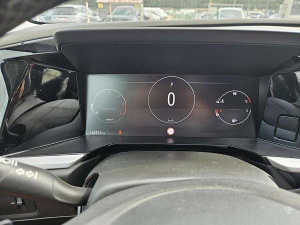 Black Opel Grandland 2022 in Vilnius, with an engine capacity of 1.50 L and mileage of 142 thousand km for 14762 €, photo 9 on AUTOMOTO.COM.LV
